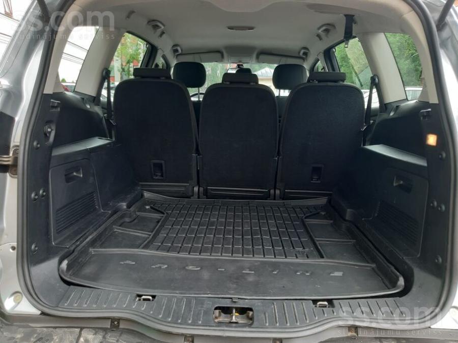 Grey Ford S-Max 2008 in Daugavpils, with an engine capacity of 1.80 L and mileage of 0 thousand km for 3100 €, photo 20 on AUTOMOTO.COM.LV