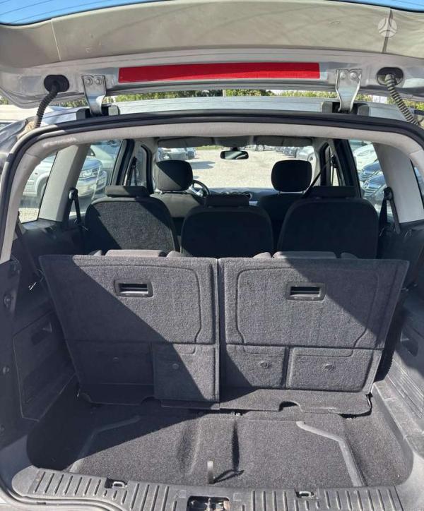 Pelēks Ford S-Max 2008 Jurbarkas, ar dzinēja tilpumu 2.00 L un nobraukumu 231 tūkst. km par 2750 €, foto 9 vietnē AUTOMOTO.COM.LV