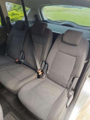 Pelēks Ford S-Max 2008 Utena, ar dzinēja tilpumu 1.75 L un nobraukumu 255 tūkst. km par 2200 €, foto 7 vietnē AUTOMOTO.COM.LV