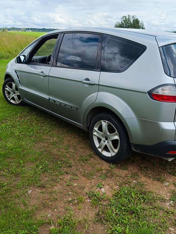 Grey Ford S-Max 2008 in Utena, with an engine capacity of 1.75 L and mileage of 255 thousand km for 2200 €, photo 2 on AUTOMOTO.COM.LV