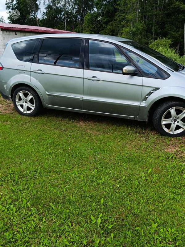 Grey Ford S-Max 2008 in Utena, with an engine capacity of 1.75 L and mileage of 255 thousand km for 2200 €, photo 4 on AUTOMOTO.COM.LV