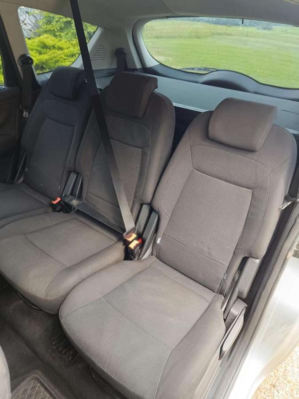 Grey Ford S-Max 2008 in Utena, with an engine capacity of 1.75 L and mileage of 255 thousand km for 2200 €, photo 6 on AUTOMOTO.COM.LV