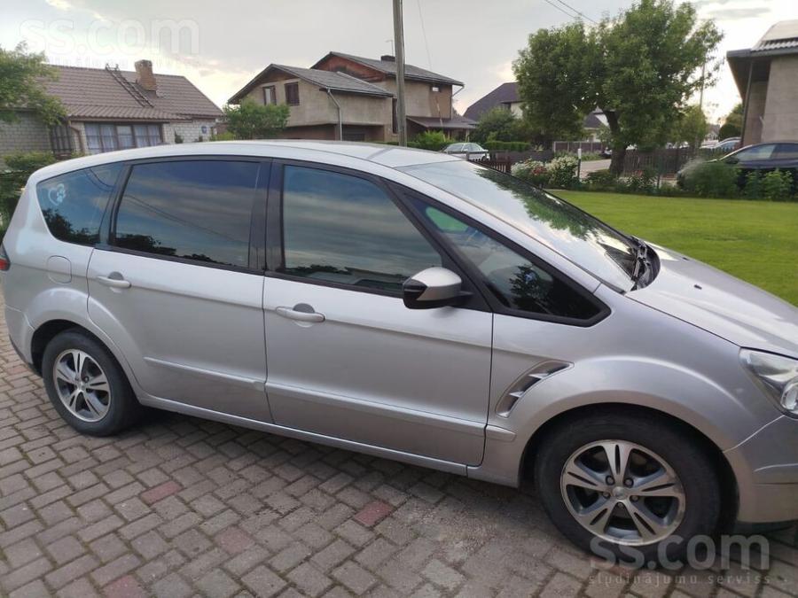 Grey Ford S-Max 2008 in Valmiera, with an engine capacity of 1.80 L and mileage of 353 thousand km for 2800 €, photo 4 on AUTOMOTO.COM.LV