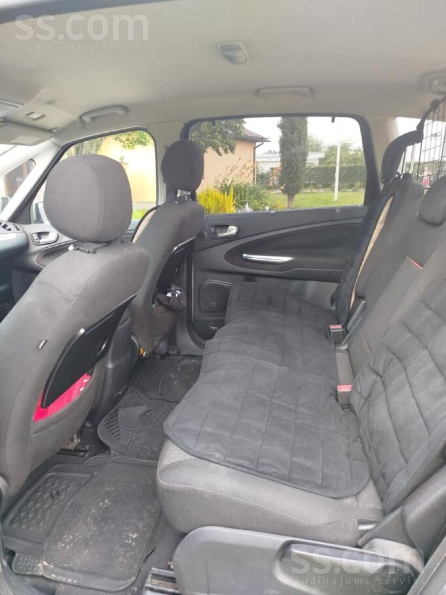 Grey Ford S-Max 2008 in Valmiera, with an engine capacity of 1.80 L and mileage of 353 thousand km for 2800 €, photo 6 on AUTOMOTO.COM.LV