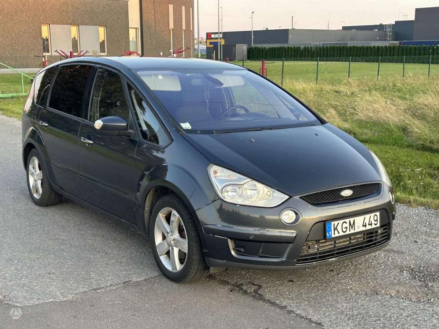 Grey Ford S-Max 2008 in Mazeikiai, with an engine capacity of 1.75 L and mileage of 312 thousand km for 2400 €, photo 4 on AUTOMOTO.COM.LV