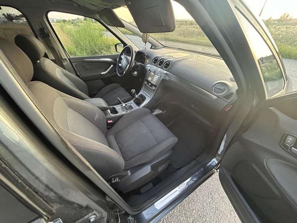 Grey Ford S-Max 2008 in Mazeikiai, with an engine capacity of 1.75 L and mileage of 312 thousand km for 2400 €, photo 9 on AUTOMOTO.COM.LV