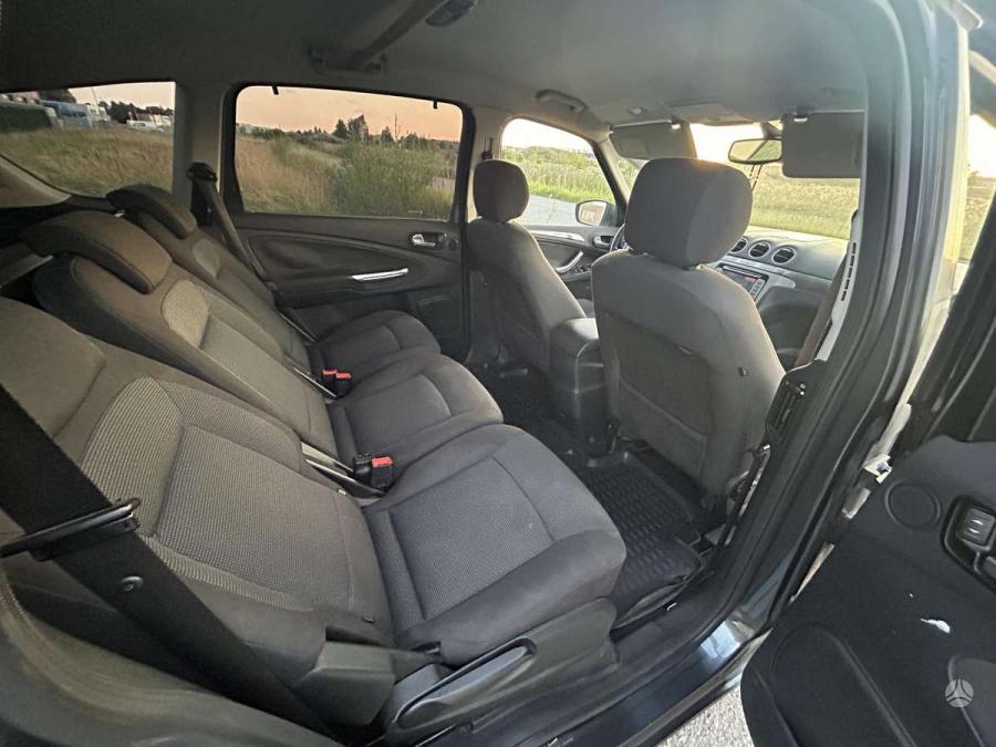 Grey Ford S-Max 2008 in Mazeikiai, with an engine capacity of 1.75 L and mileage of 312 thousand km for 2400 €, photo 11 on AUTOMOTO.COM.LV