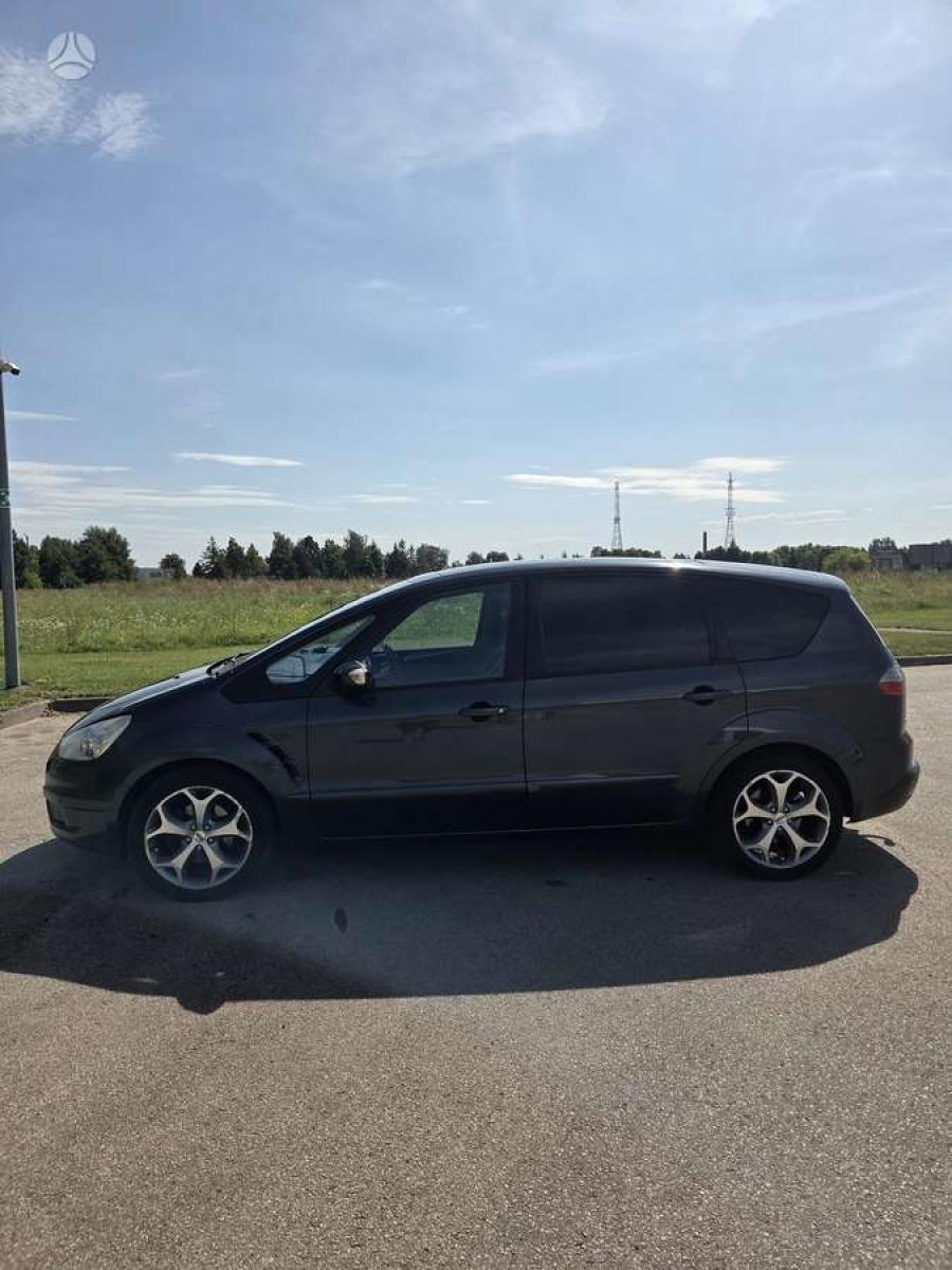 Grey Ford S-Max 2008 in Panevezys, with an engine capacity of 2.00 L and mileage of 295 thousand km for 2800 €, photo 3 on AUTOMOTO.COM.LV