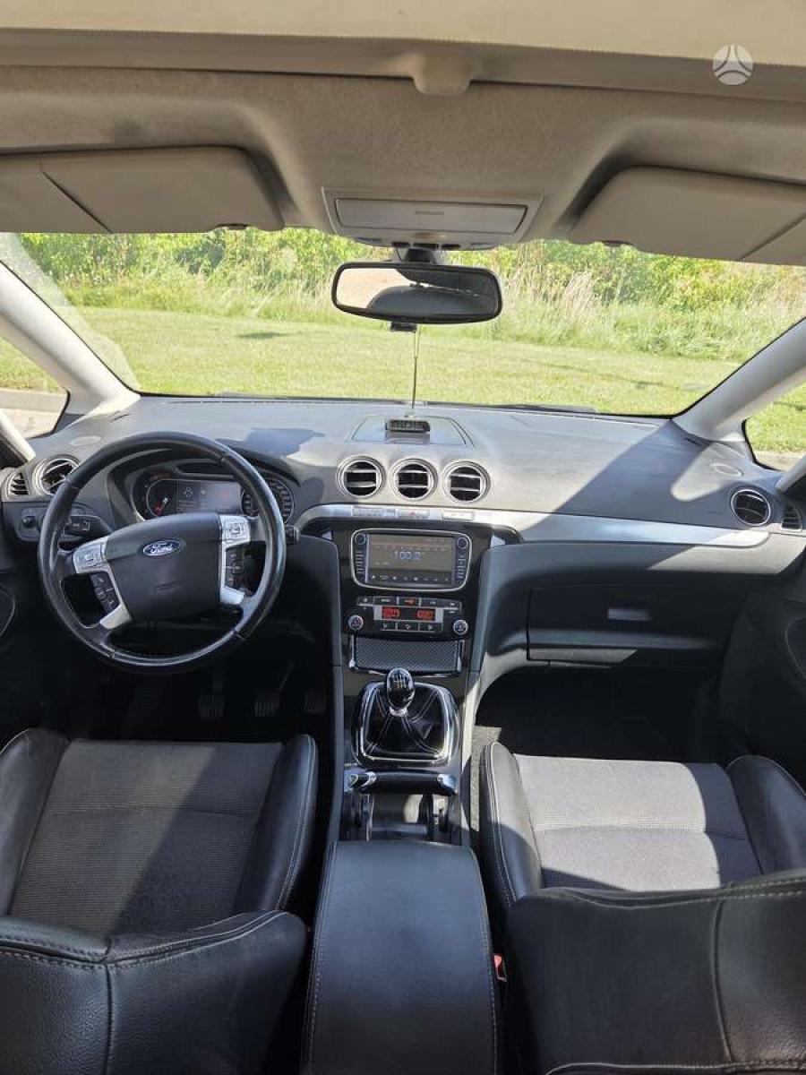 Grey Ford S-Max 2008 in Panevezys, with an engine capacity of 2.00 L and mileage of 295 thousand km for 2800 €, photo 11 on AUTOMOTO.COM.LV