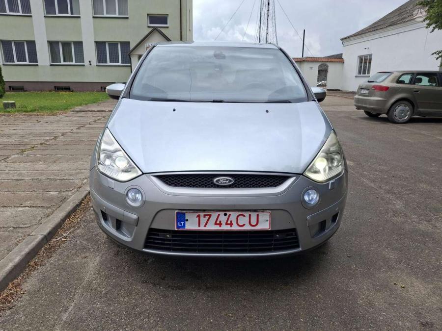 Pelēks Ford S-Max 2008 Pakruojis, ar dzinēja tilpumu 2.00 L un nobraukumu 344 tūkst. km par 2600 €, foto 5 vietnē AUTOMOTO.COM.LV