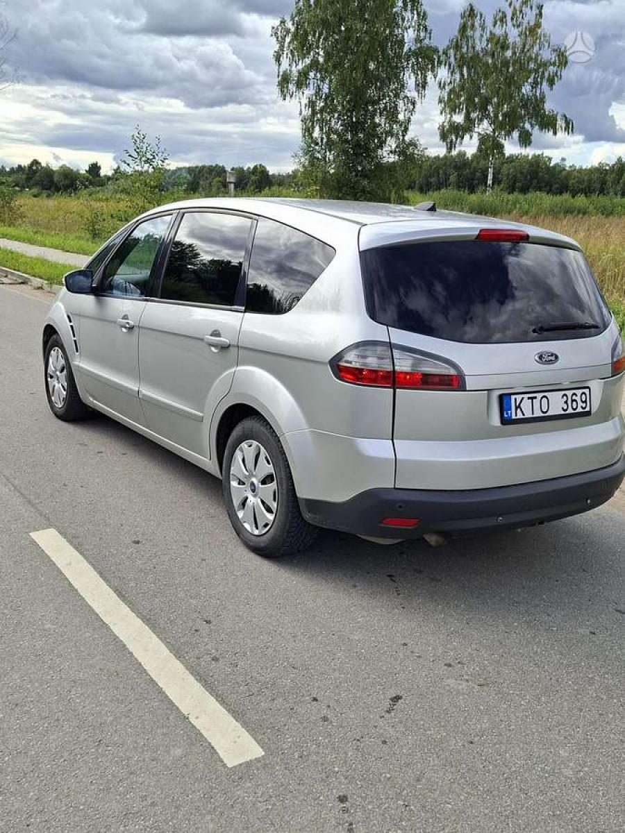 Pelēks Ford S-Max 2008 Naujoji Akmenė, ar dzinēja tilpumu 1.75 L un nobraukumu 286 tūkst. km par 2400 €, foto 4 vietnē AUTOMOTO.COM.LV