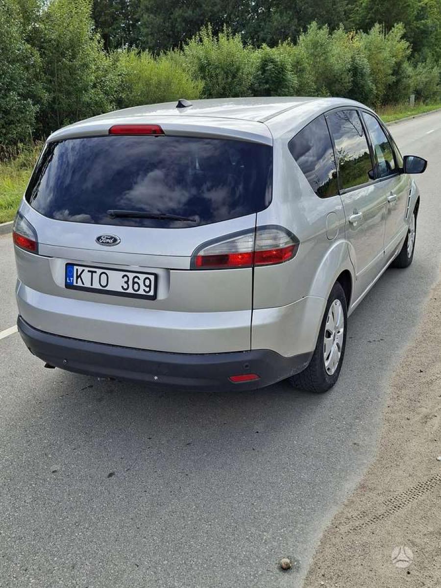 Pelēks Ford S-Max 2008 Naujoji Akmenė, ar dzinēja tilpumu 1.75 L un nobraukumu 286 tūkst. km par 2400 €, foto 5 vietnē AUTOMOTO.COM.LV