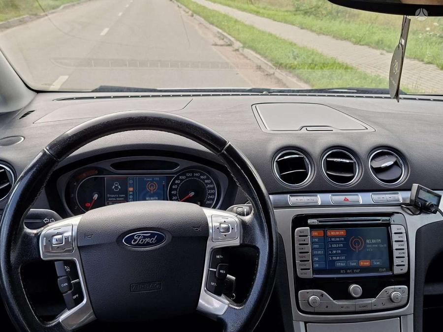 Pelēks Ford S-Max 2008 Naujoji Akmenė, ar dzinēja tilpumu 1.75 L un nobraukumu 286 tūkst. km par 2400 €, foto 6 vietnē AUTOMOTO.COM.LV