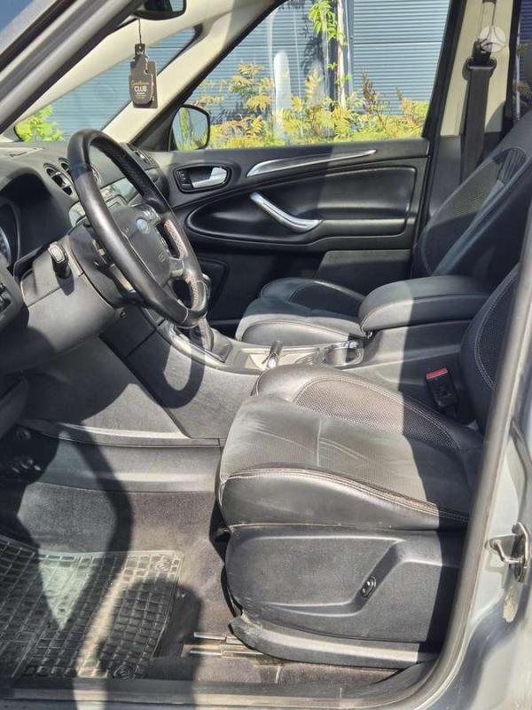 Grey Ford S-Max 2008 in Vilnius, with an engine capacity of 2.00 L and mileage of 313 thousand km for 2999 €, photo 8 on AUTOMOTO.COM.LV