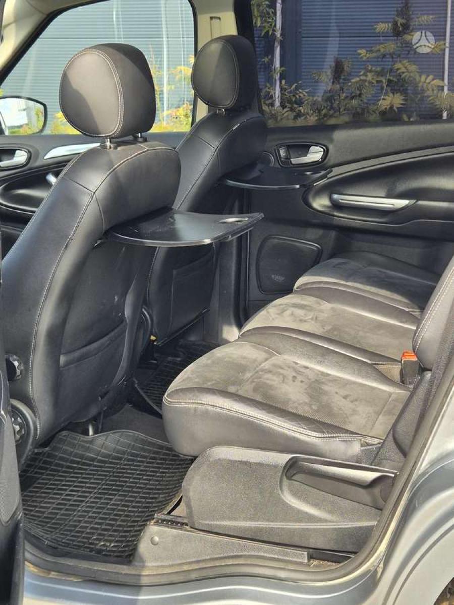 Pelēks Ford S-Max 2008 Viļņa, ar dzinēja tilpumu 2.00 L un nobraukumu 313 tūkst. km par 2999 €, foto 15 vietnē AUTOMOTO.COM.LV