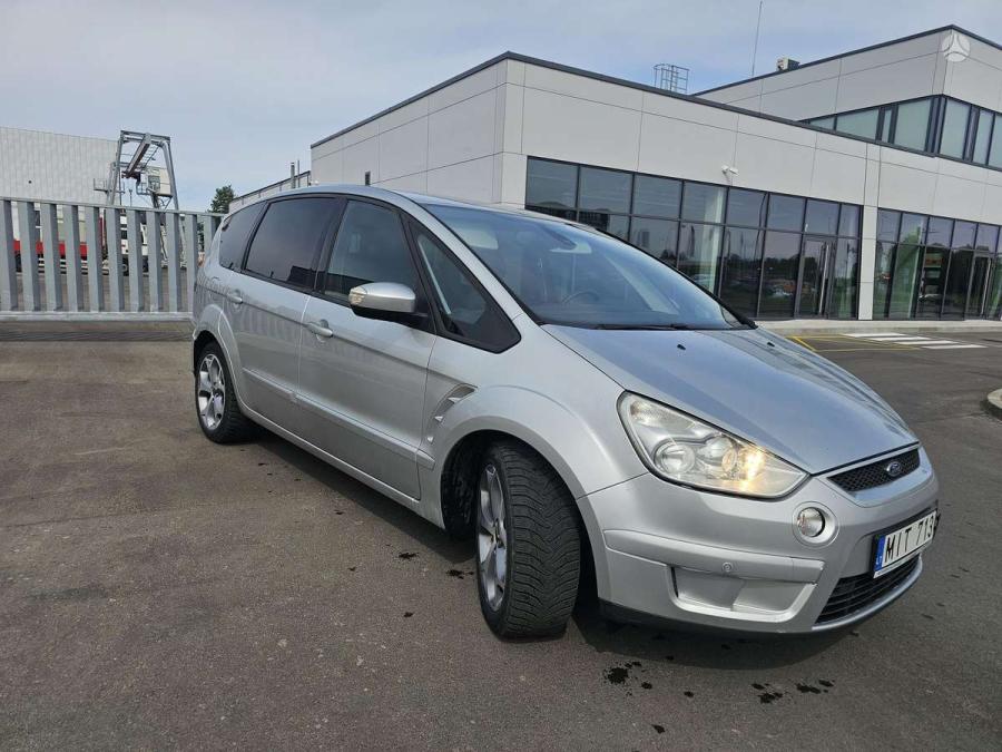 Grey Ford S-Max 2008 in Siauliai, with an engine capacity of 2.00 L and mileage of 275 thousand km for 3400 €, photo 4 on AUTOMOTO.COM.LV