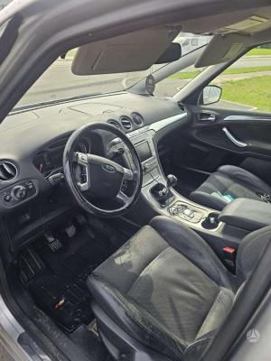 Grey Ford S-Max 2008 in Siauliai, with an engine capacity of 2.00 L and mileage of 275 thousand km for 3400 €, photo 10 on AUTOMOTO.COM.LV