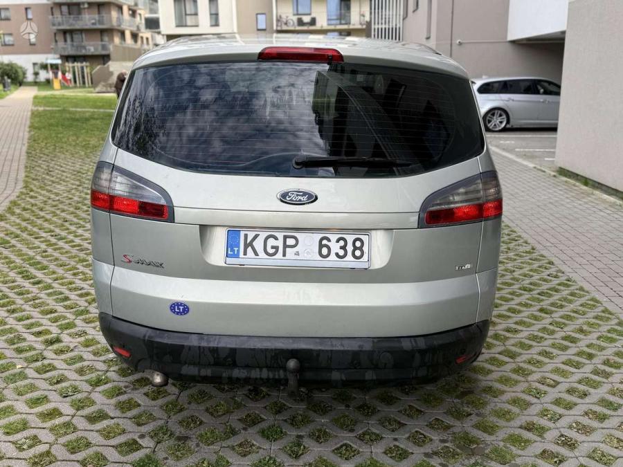 Pelēks Ford S-Max 2008 Viļņa, ar dzinēja tilpumu 2.00 L un nobraukumu 290 tūkst. km par 2650 €, foto 5 vietnē AUTOMOTO.COM.LV