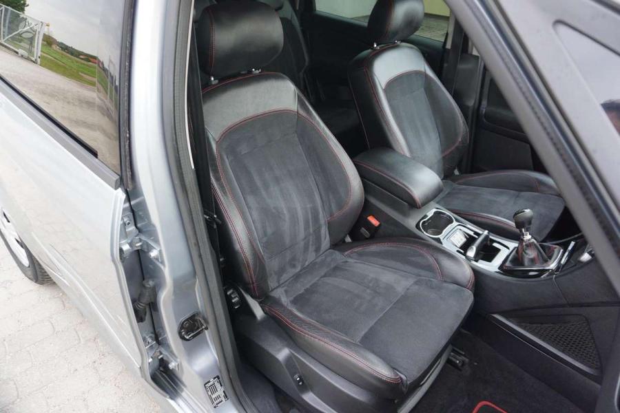 Grey Ford S-Max 2008 in Klaipeda, with an engine capacity of 2.18 L and mileage of 280 thousand km for 2100 €, photo 11 on AUTOMOTO.COM.LV