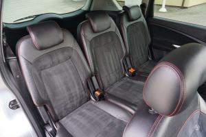 Grey Ford S-Max 2008 in Klaipeda, with an engine capacity of 2.18 L and mileage of 280 thousand km for 2100 €, photo 13 on AUTOMOTO.COM.LV