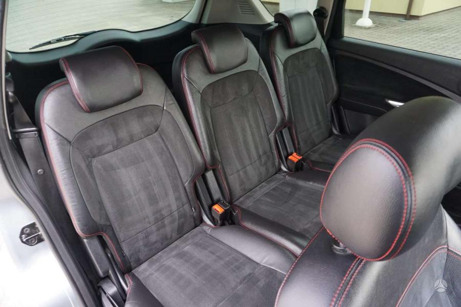 Grey Ford S-Max 2008 in Klaipeda, with an engine capacity of 2.18 L and mileage of 280 thousand km for 2100 €, photo 13 on AUTOMOTO.COM.LV