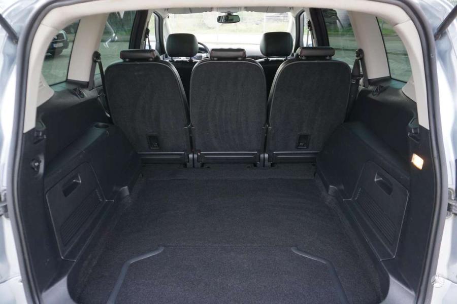 Grey Ford S-Max 2008 in Klaipeda, with an engine capacity of 2.18 L and mileage of 280 thousand km for 2100 €, photo 23 on AUTOMOTO.COM.LV