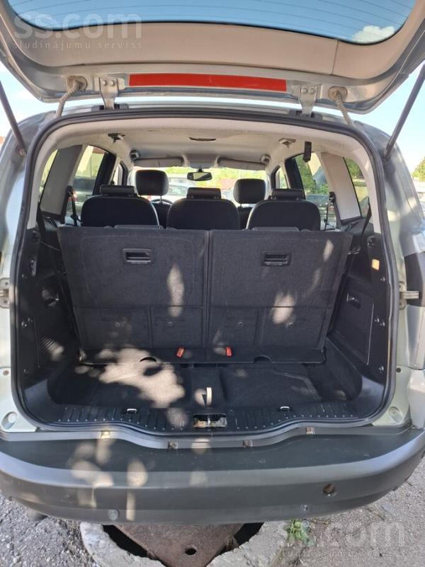 Pelēks Ford S-Max 2009 Rēzekne, ar dzinēja tilpumu 2.00 L un nobraukumu 0 tūkst. km par 3150 €, foto 9 vietnē AUTOMOTO.COM.LV
