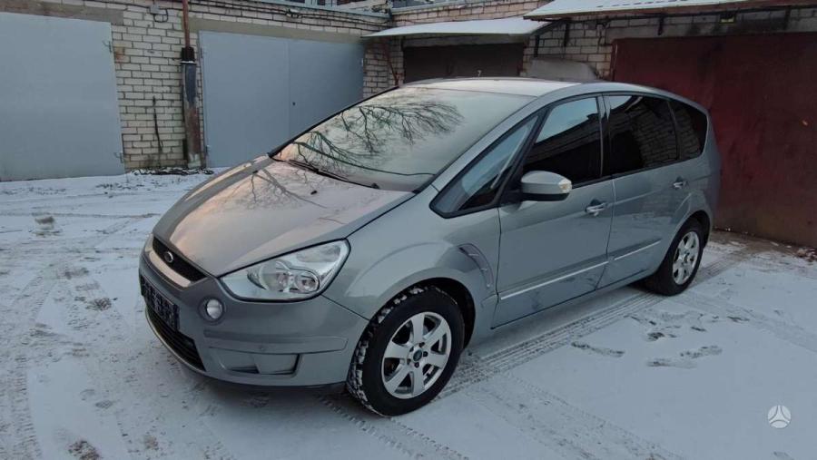 Grey Ford S-Max 2009 in Prienai, with an engine capacity of 2.00 L and mileage of 306 thousand km for 3690 €, photo 1 on AUTOMOTO.COM.LV