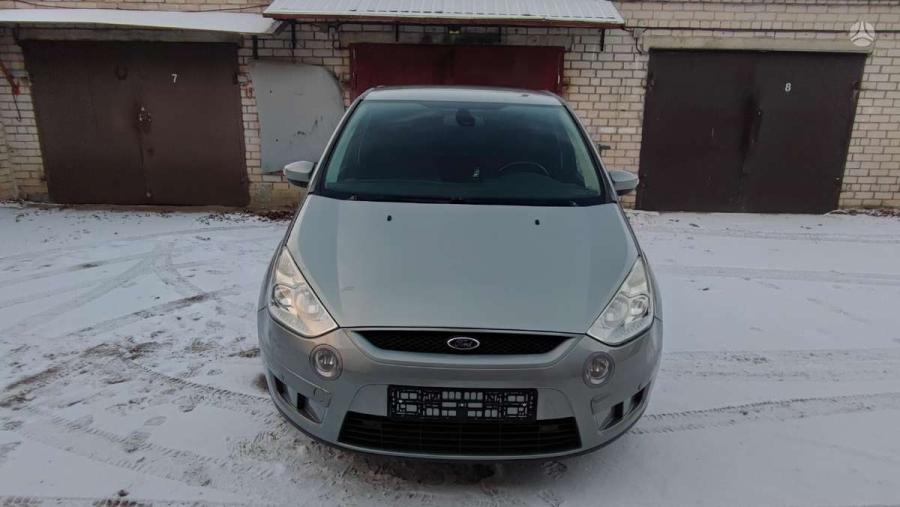 Grey Ford S-Max 2009 in Prienai, with an engine capacity of 2.00 L and mileage of 306 thousand km for 3690 €, photo 6 on AUTOMOTO.COM.LV