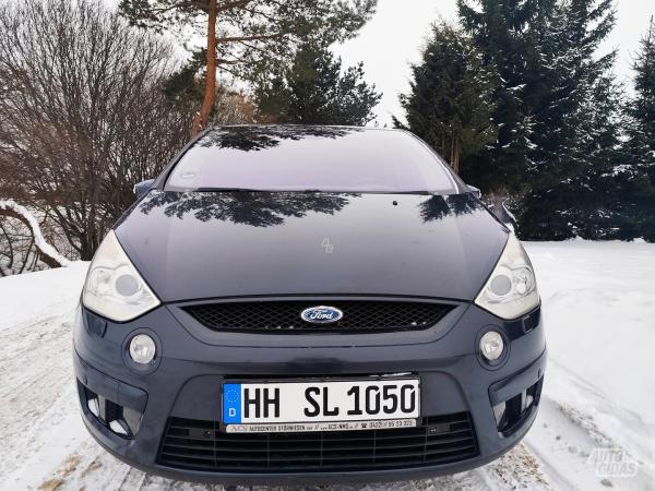 Grey Ford S-Max 2009 in Mazeikiai, with an engine capacity of 2.00 L and mileage of 262 thousand km for 3650 €, photo 3 on AUTOMOTO.COM.LV