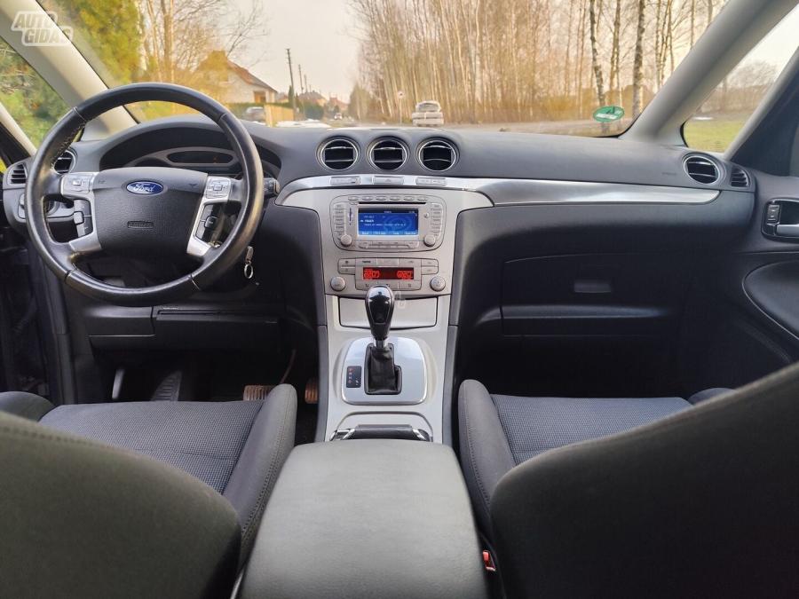 Grey Ford S-Max 2009 in Mazeikiai, with an engine capacity of 2.00 L and mileage of 261 thousand km for 3800 €, photo 13 on AUTOMOTO.COM.LV
