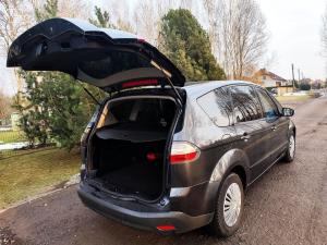 Grey Ford S-Max 2009 in Mazeikiai, with an engine capacity of 2.00 L and mileage of 261 thousand km for 3800 €, photo 23 on AUTOMOTO.COM.LV