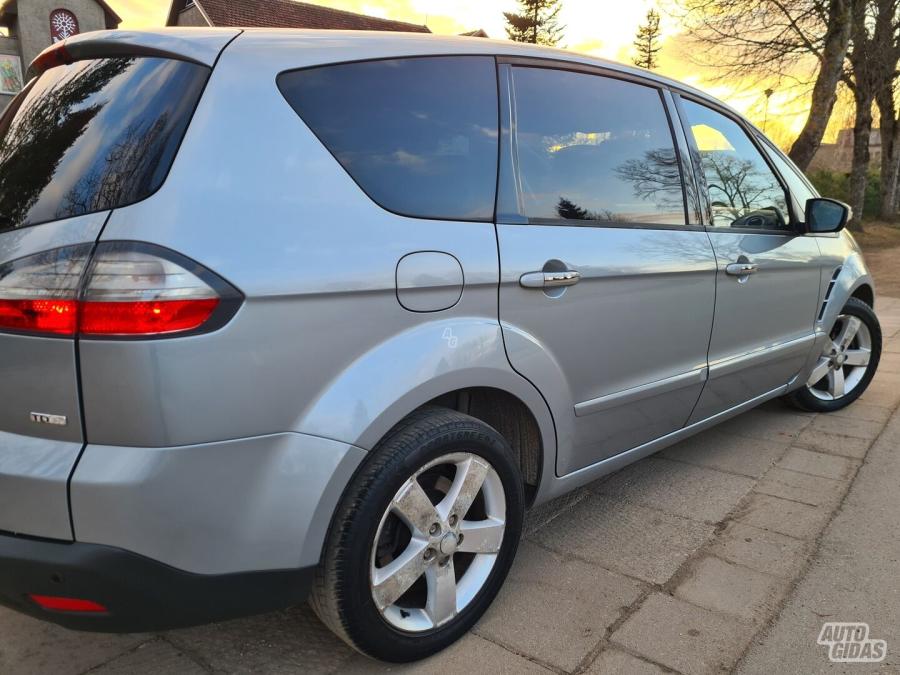 Pelēks Ford S-Max 2009 Klaipėda, ar dzinēja tilpumu 2.00 L un nobraukumu 369 tūkst. km par 3350 €, foto 29 vietnē AUTOMOTO.COM.LV