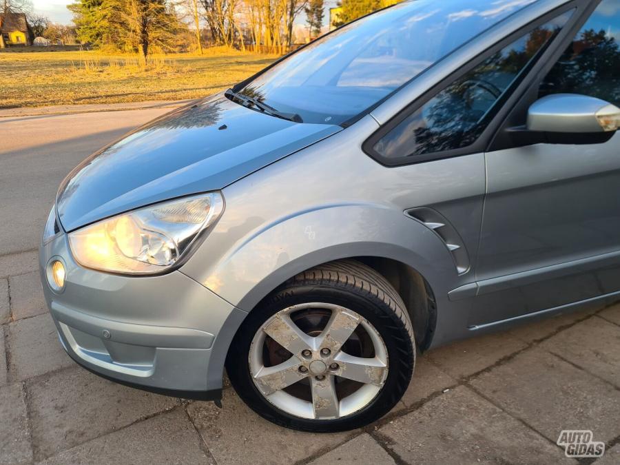 Pelēks Ford S-Max 2009 Klaipėda, ar dzinēja tilpumu 2.00 L un nobraukumu 369 tūkst. km par 3350 €, foto 35 vietnē AUTOMOTO.COM.LV