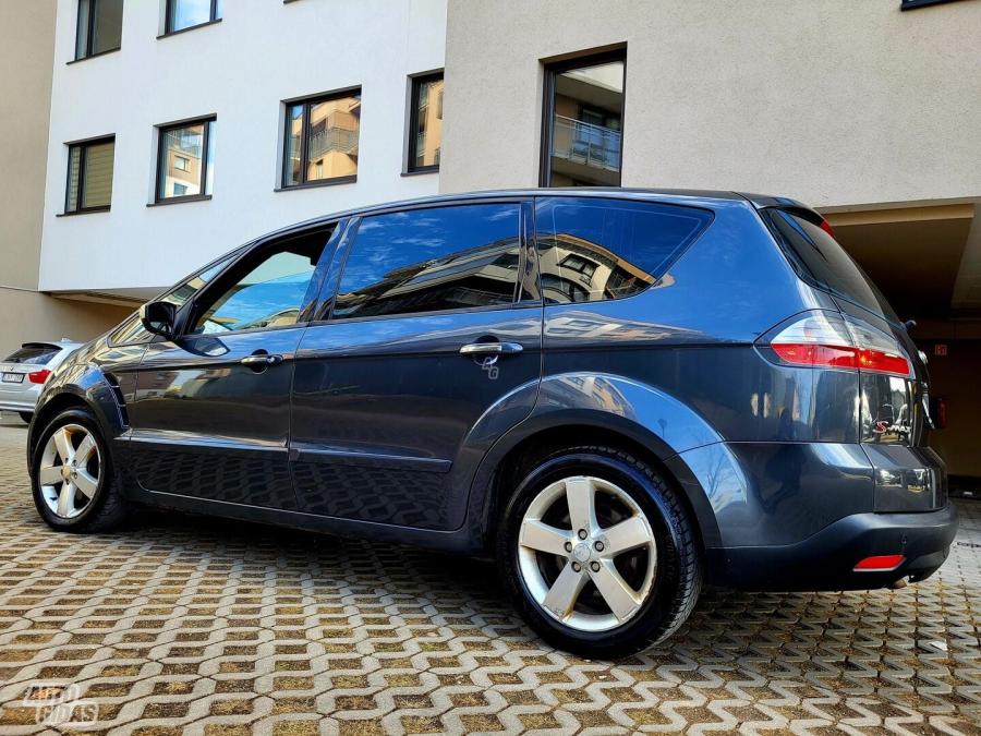 Grey Ford S-Max 2009 in Vilnius, with an engine capacity of 2.00 L and mileage of 320 thousand km for 2750 €, photo 2 on AUTOMOTO.COM.LV