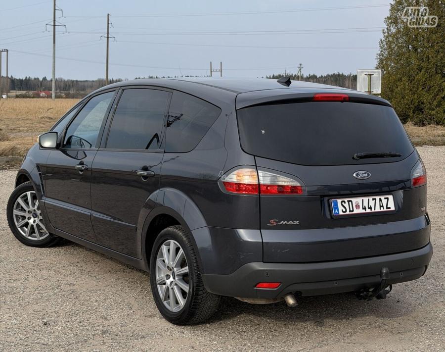 Pelēks Ford S-Max 2009 Viļņa, ar dzinēja tilpumu 2.00 L un nobraukumu 303 tūkst. km par 4250 €, foto 3 vietnē AUTOMOTO.COM.LV