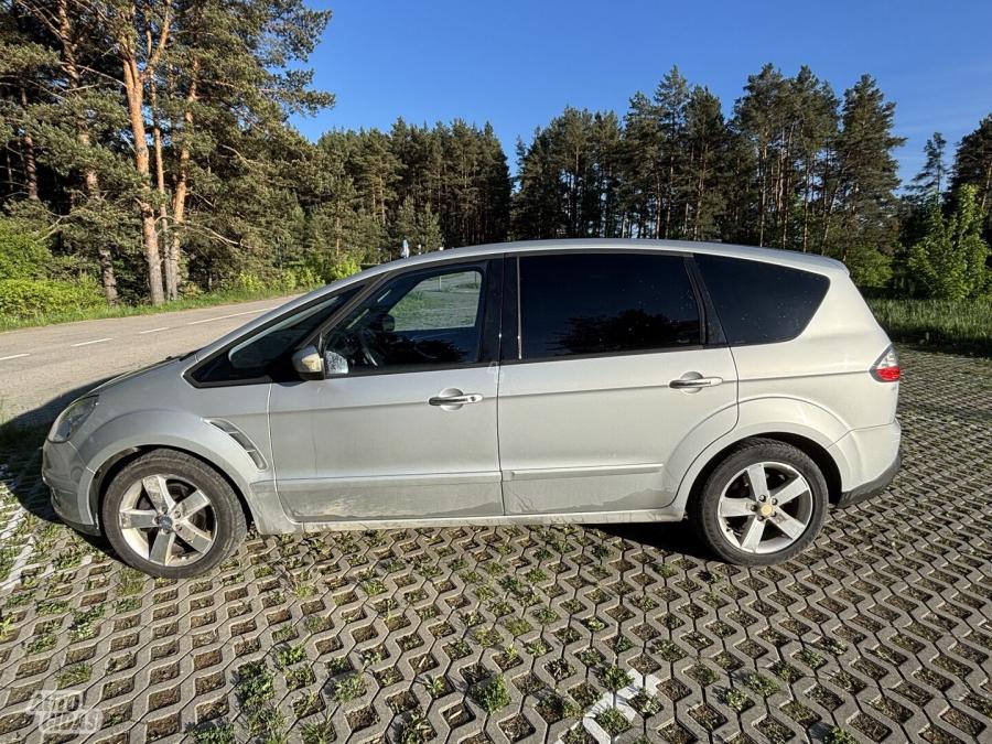 Grey Ford S-Max 2009 in Varena, with an engine capacity of 2.00 L and mileage of 432 thousand km for 2500 €, photo 1 on AUTOMOTO.COM.LV