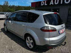 Grey Ford S-Max 2009 in Valmiera, with an engine capacity of 2.00 L and mileage of 246 thousand km for 4250 €, photo 4 on AUTOMOTO.COM.LV