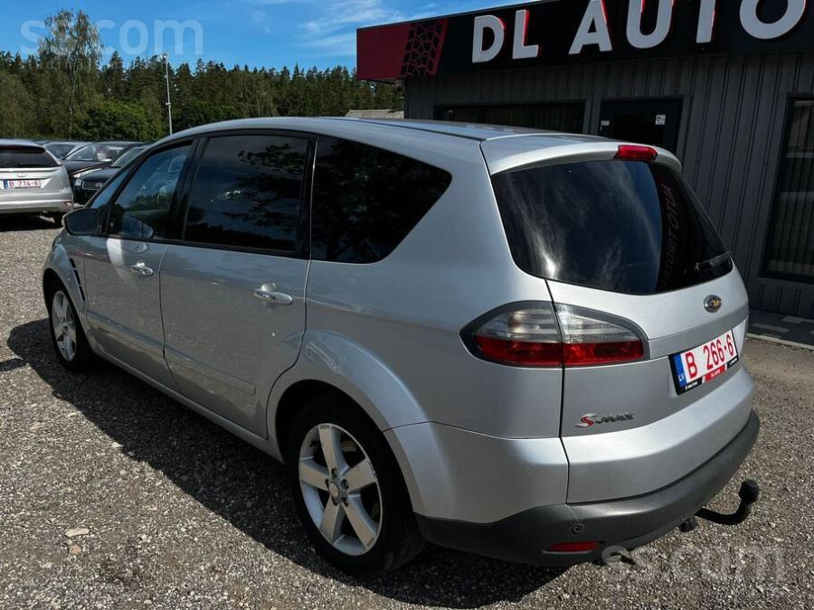 Grey Ford S-Max 2009 in Valmiera, with an engine capacity of 2.00 L and mileage of 246 thousand km for 4250 €, photo 4 on AUTOMOTO.COM.LV