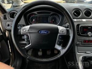 Grey Ford S-Max 2009 in Valmiera, with an engine capacity of 2.00 L and mileage of 246 thousand km for 4250 €, photo 12 on AUTOMOTO.COM.LV