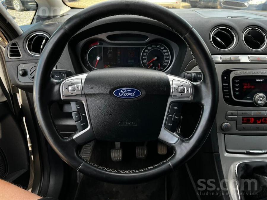 Grey Ford S-Max 2009 in Valmiera, with an engine capacity of 2.00 L and mileage of 246 thousand km for 4250 €, photo 12 on AUTOMOTO.COM.LV