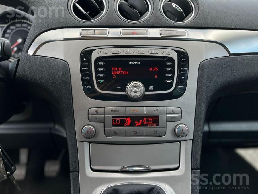 Grey Ford S-Max 2009 in Valmiera, with an engine capacity of 2.00 L and mileage of 246 thousand km for 4250 €, photo 15 on AUTOMOTO.COM.LV