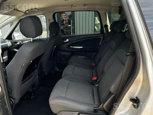 Grey Ford S-Max 2009 in Valmiera, with an engine capacity of 2.00 L and mileage of 246 thousand km for 4250 €, photo 18 on AUTOMOTO.COM.LV
