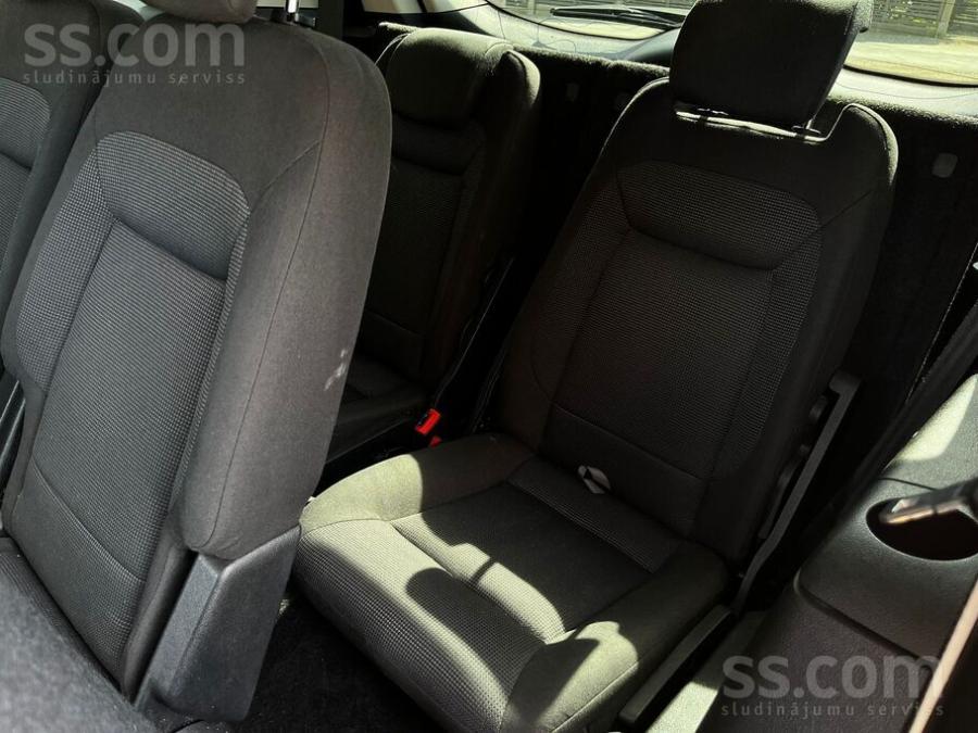 Grey Ford S-Max 2009 in Valmiera, with an engine capacity of 2.00 L and mileage of 246 thousand km for 4250 €, photo 19 on AUTOMOTO.COM.LV