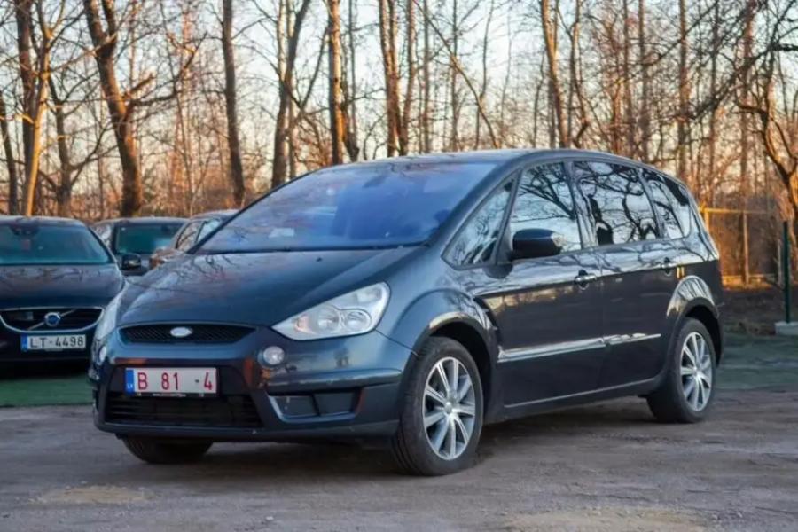 Pelēks Ford S-Max 2009 Grobiņa, ar dzinēja tilpumu 2.20 L un nobraukumu 265 tūkst. km par 4990 €, foto 1 vietnē AUTOMOTO.COM.LV