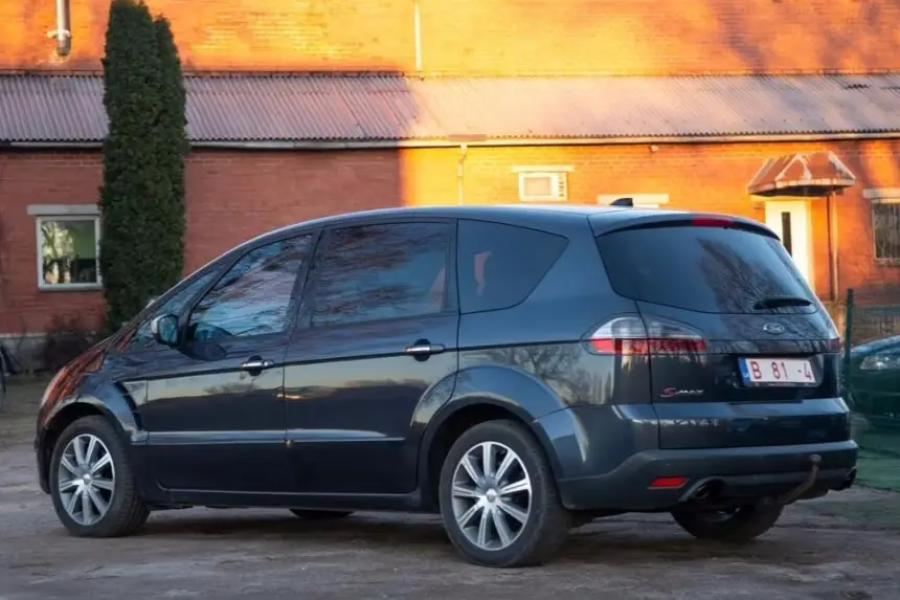 Pelēks Ford S-Max 2009 Grobiņa, ar dzinēja tilpumu 2.20 L un nobraukumu 265 tūkst. km par 4990 €, foto 3 vietnē AUTOMOTO.COM.LV
