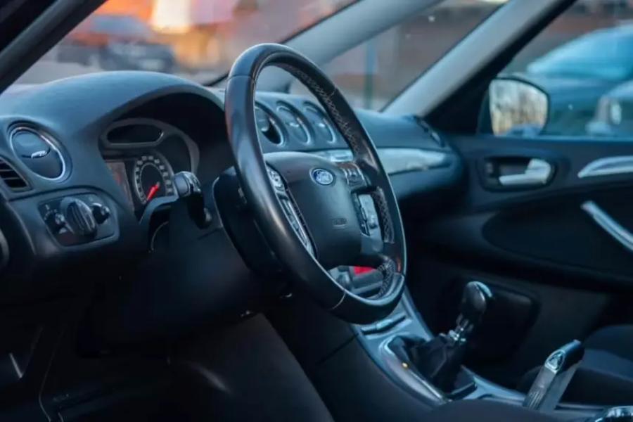 Pelēks Ford S-Max 2009 Grobiņa, ar dzinēja tilpumu 2.20 L un nobraukumu 265 tūkst. km par 4990 €, foto 7 vietnē AUTOMOTO.COM.LV