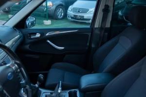 Pelēks Ford S-Max 2009 Grobiņa, ar dzinēja tilpumu 2.20 L un nobraukumu 265 tūkst. km par 4990 €, foto 8 vietnē AUTOMOTO.COM.LV