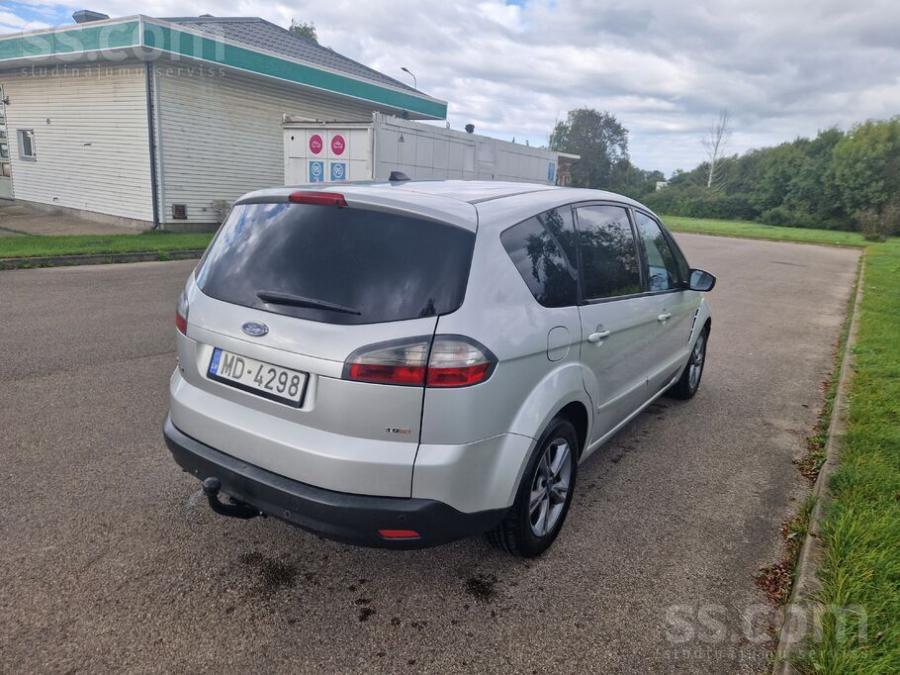Pelēks Ford S-Max 2009 Rīga, ar dzinēja tilpumu 1.80 L un nobraukumu 332 tūkst. km par 2750 €, foto 3 vietnē AUTOMOTO.COM.LV