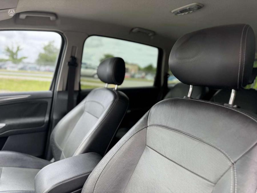 Grey Ford S-Max 2009 in Kretinga, with an engine capacity of 2.00 L and mileage of 324 thousand km for 3495 €, photo 17 on AUTOMOTO.COM.LV